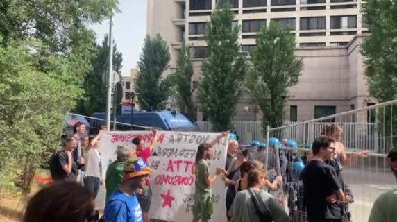 Bologna, la protesta dei comitati delle scuole Besta al parco Don Bosco ...