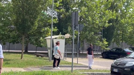 Sharon Verzeni, la famiglia alla camera mortuaria: il video | Corriere TV