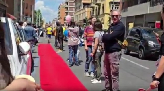Bologna, il flash mob di protesta dei ciclisti in via Murri: «Qui ...