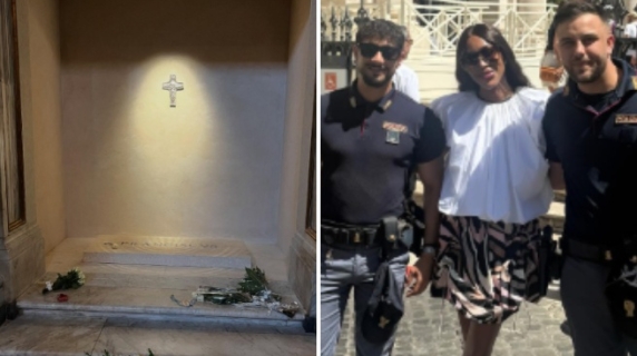 Naomi Campbell visita la tomba di papa Francesco: «Manchi molto». La ...