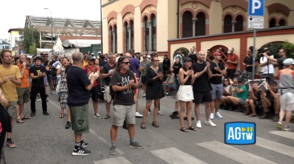 Sgombero Leoncavallo, presidio davanti al centro sociale. Boer: «Un colpo al cuore, ci ...