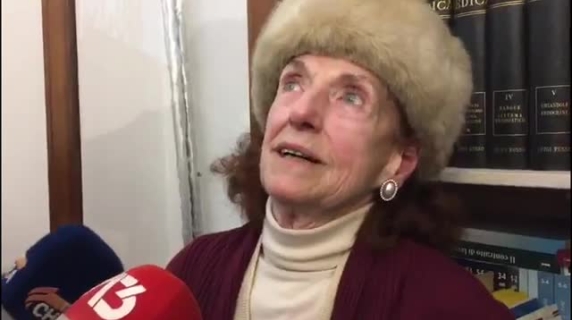 Lanciano un sito per realizzare il papiro di laurea con l'AI: boom ...