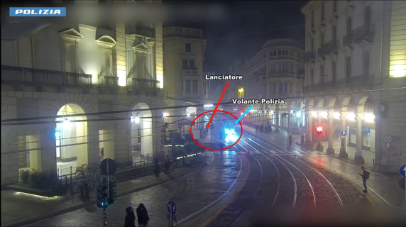 Chiuse la moglie incinta nel bagagliaio della macchina, idraulico a ...