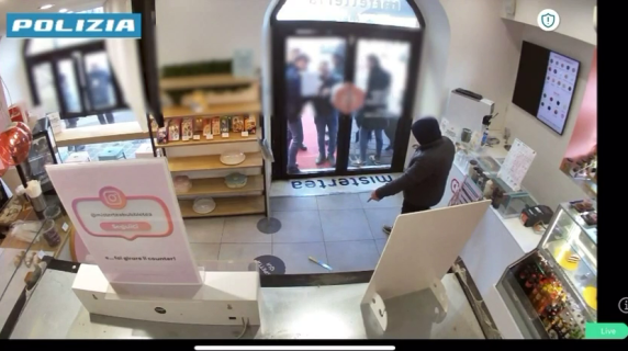 Lara Comi assolta dall'accusa di corruzione nell'inchiesta «mensa dei ...