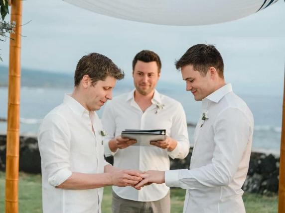 Sam Altman sposo, le nozze del Ceo di OpenAI con Oliver Mulherin ...