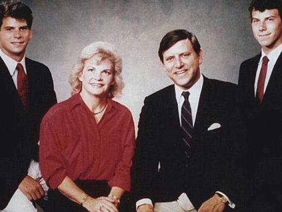 La storia Lyle ed Erik Menéndez su Netflix. Vittime o assassini? L ...