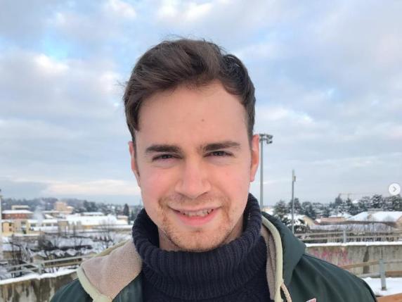 Riccardo Quinto Cirillo, l'insegnante d'inglese che dà i voti ai vip (e conquista il web ...