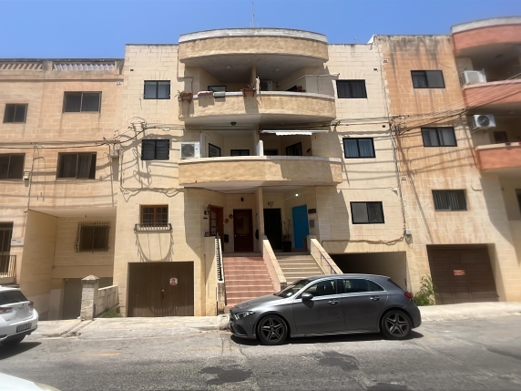 All'anagrafe di Malta «Rexal Ford» risulta celibe e senza figli: si ...