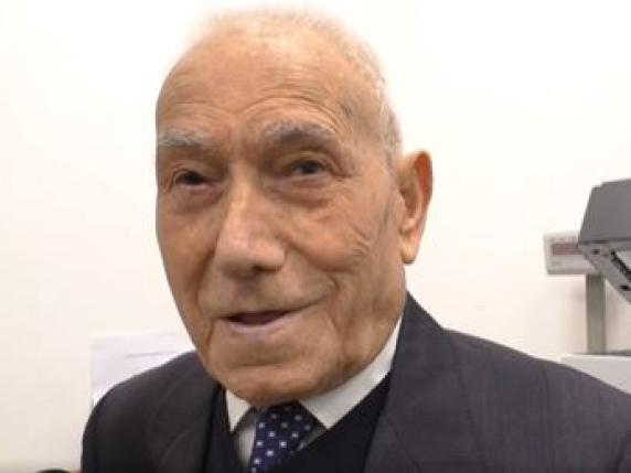 Avellino, grande festa per il postino Ermelindo che compie 100 anni ...