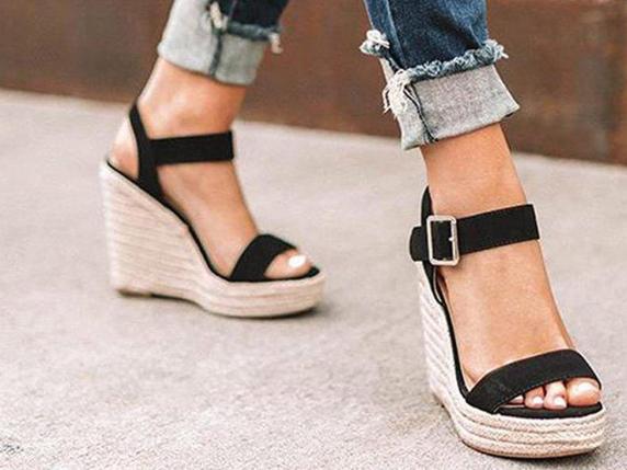 Le zeppe, scarpe passepartout (e super comode) dell'estate - La Scelta ...