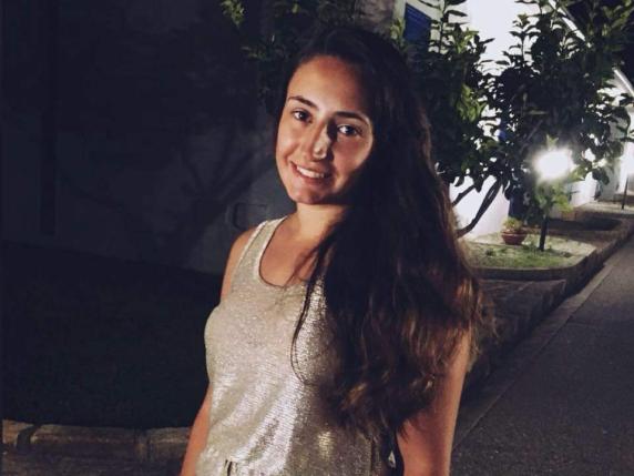 La maestra di sci Janira Mellé muore a 25 anni. L'ospedale: «Sospetta ...