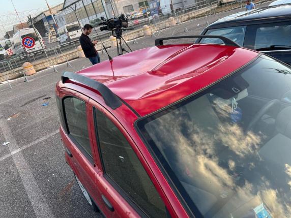 Ciampino, Panda distrutta dai tifosi per Lukaku, Pec della proprietaria Martina all'As Roma ...