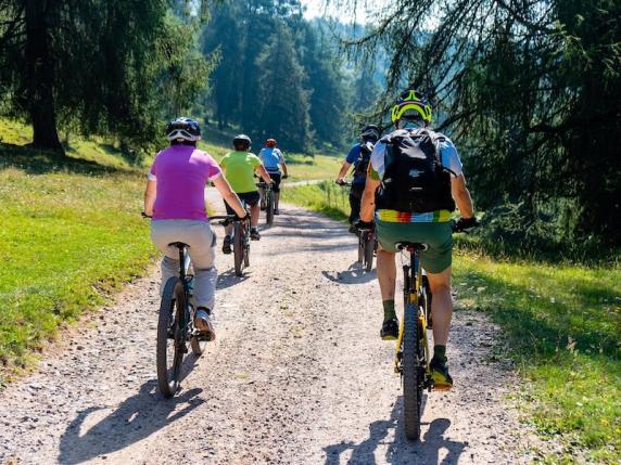 Turismo nelle valli, estate record (tranne Foppolo) grazie a trekking ...