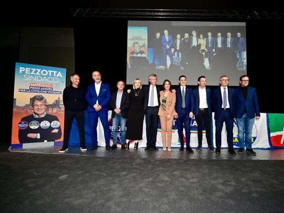 Elezioni Bergamo, in mille a cena con Pezzotta: «Siete i miei soldati ...
