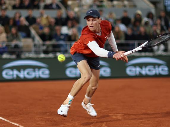 Sinner-Kotov al Roland Garros, la cronaca | Jannik vola agli ottavi 6-4, 6-4, 6-4 | Corriere.it