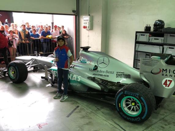 Kimi Antonelli, ufficiale il contratto con la Mercedes. Chi è il pilota italiano che sostituisce ...