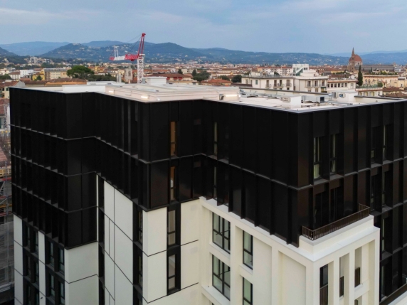 Firenze, il caso del «cubo nero» che cambia il panorama: la nascita del ...