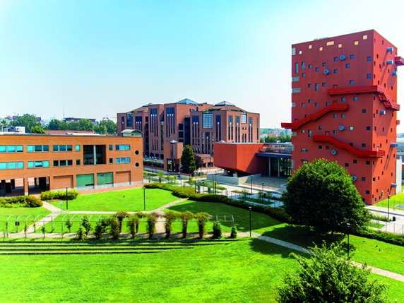 Milano, otto università, 211 mila studenti. E se il futuro fosse questo ...