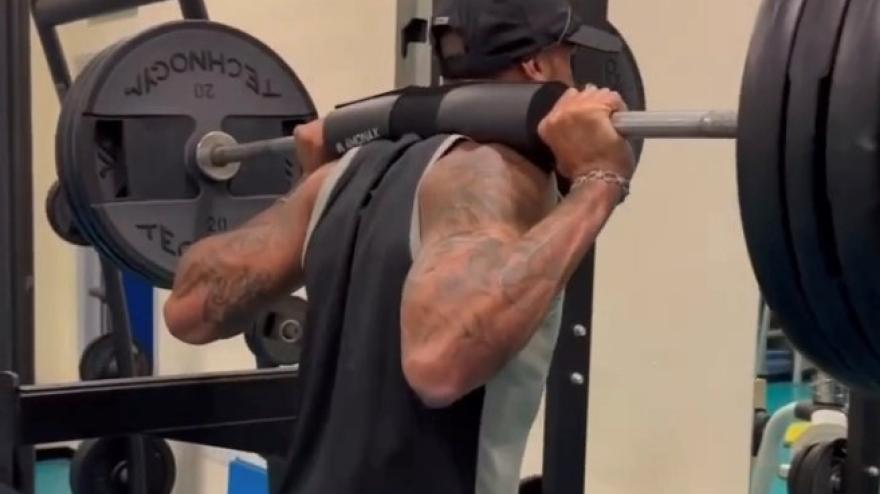 Atletica, l'impressionante allenamento di Marcell Jacobs con i pesi in ...