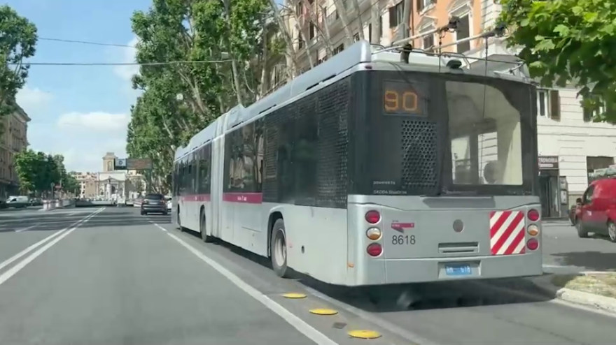 Roma, il fallimento dei filobus "elettrici" che viaggiano a diesel ...