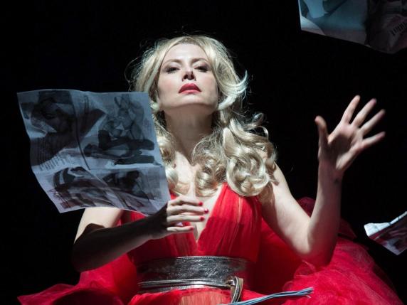 «Settimo senso»: la storia di Moana Pozzi rivive sul palcoscenico con ...