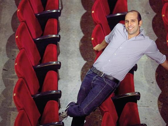 Checco Zalone, da Putin a Vasco Rossi: lo show di Bologna per il tour ...