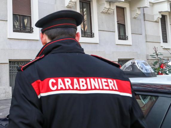 Firenze, minorenne aggredito in pieno centro: gli amici scappano | Corriere.it