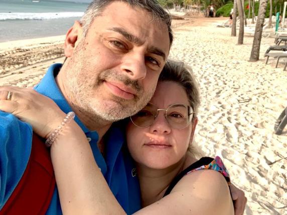 Neosposo di Cassino perde la fede nuziale nel Mar dei Caraibi, turista la ripesca e gliela ...