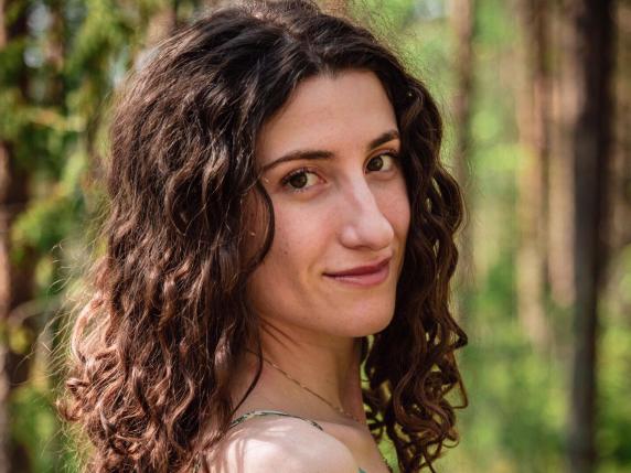 Giulia Ballarin, la ragazza trevigiana è il volto della felicità in ...