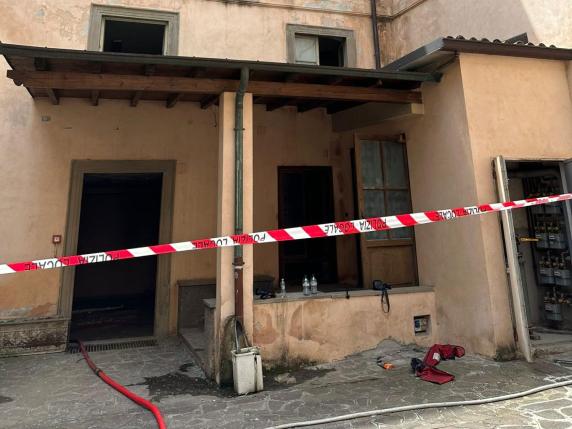 Ex Canossiane, fiammata in cantiere: feriti tre operai | Corriere.it