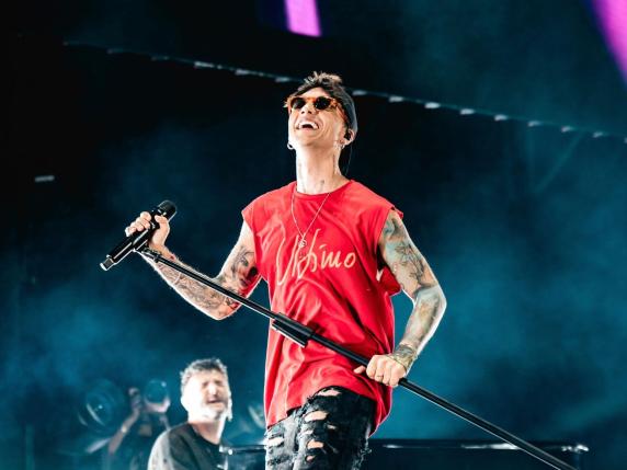 Il doppio show di Ultimo a San Siro: «Allo stadio come in cameretta. La ...