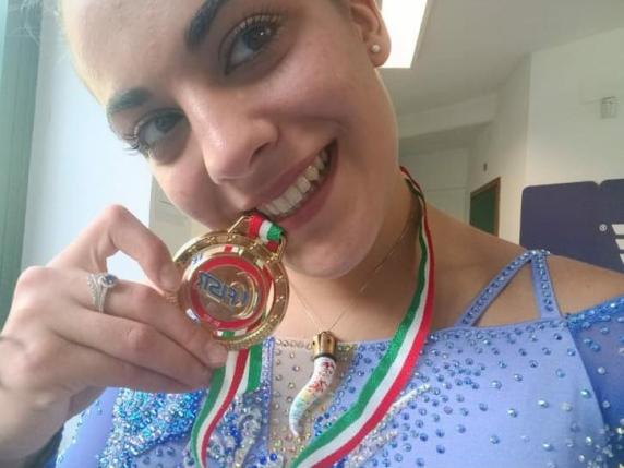 Giada Luppi dedica l'oro nel pattinaggio all'ex allenatore Michele Sica ...