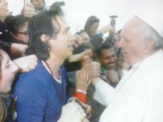 Ubaldo Manuali: il netturbino arrestato aveva 6 profili social. La vita ...