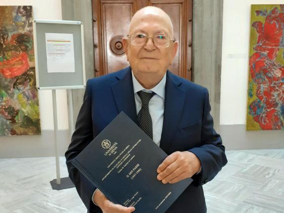 Angelo Marino, a 86 anni si laurea per la seconda volta a Siena: «Dopo ...