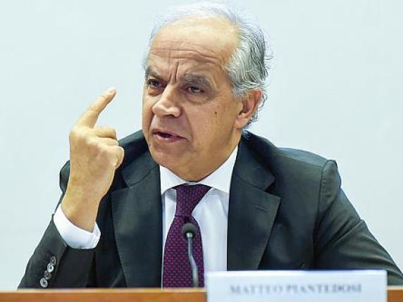 Violenza sulle donne, il ministro Piantedosi a Bologna: «Denunciate ...