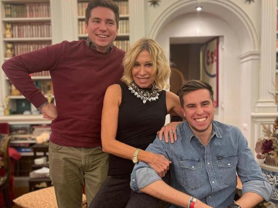 Melania Rizzoli, moglie di Angelo: «Abitavo con Mara Venier, diventai ...