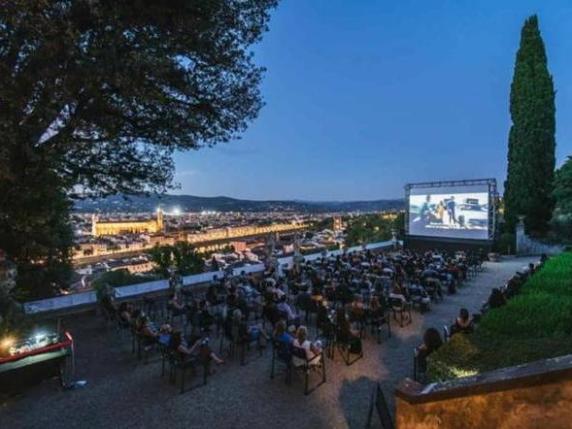 Firenze, cinema all'aperto 2024: le arene estive più belle, dagli Uffizi a Sant'Orsola | Corriere.it
