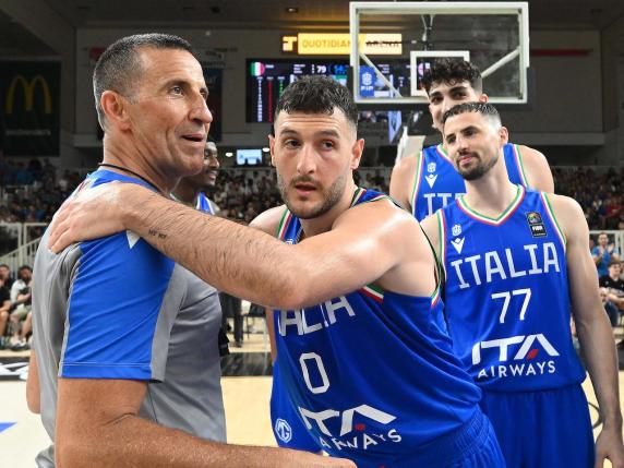 L'arbitro Roberto Begnis lascia il basket, Pozzecco chiama un time-out ...