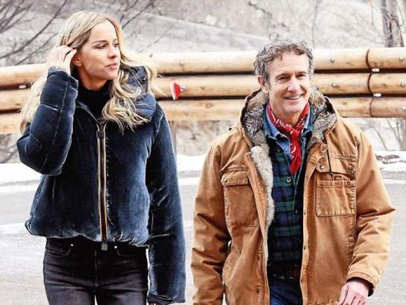 Alessandro Benetton e Gloria Tonon insieme a Cortina per le vie del ...