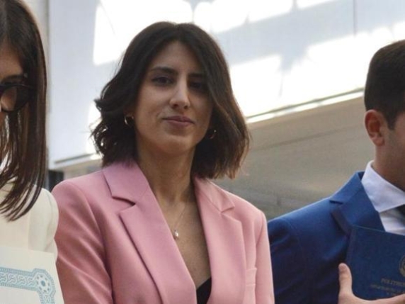Laureanda a Torino, ma con la tesi in Puglia: Maria Vittoria Carlucci ...