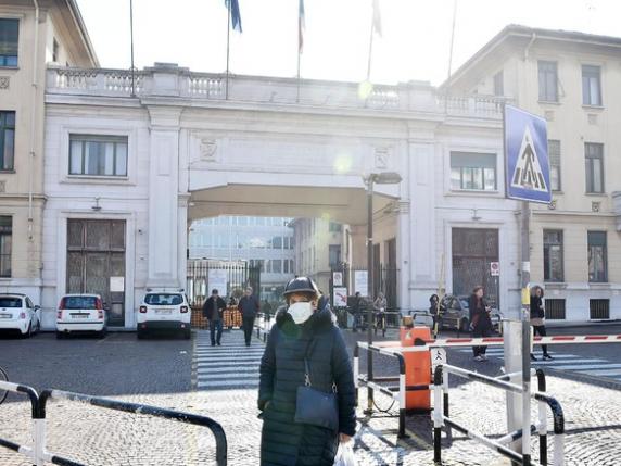 Molinette di Torino, pezzi di intonaco si staccano dal controsoffitto ...