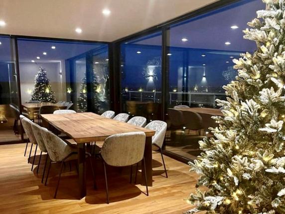 Totti-Noemi, la prima foto della nuova casa (con tanto di albero di Natale): «Work in progress ...