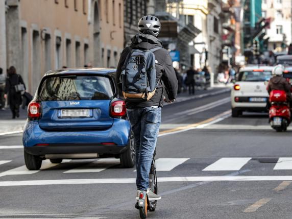 Sicurezza stradale: alcol e droga alla guida, verso regole più severe. Casco obbligatorio per i ...