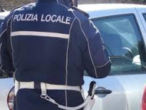 Roma, paga due multe per sbaglio al Comune di Firenze (che le incassa ... Roma, paga due multe per sbaglio al Comune di Firenze (che le incassa ...