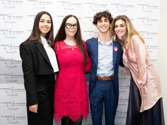 L'influencer romana Giulia Latini premiata con il «Camomilla award ...