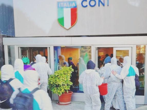 Milano, blitz ambientalista nella sede del Coni. Volantini e slogan ...