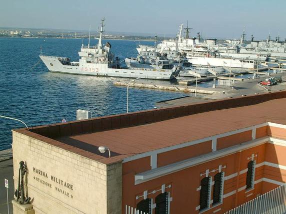 Taranto, Anac e Finanza in azione:verifiche nell’arsenale militare ...