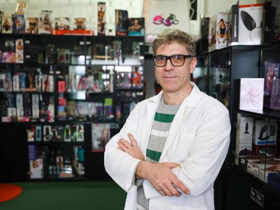 Milano, il primo «sex shop» d'Italia festeggia cinquant'anni di ... Milano, il primo «sex shop» d'Italia festeggia cinquant'anni di ...