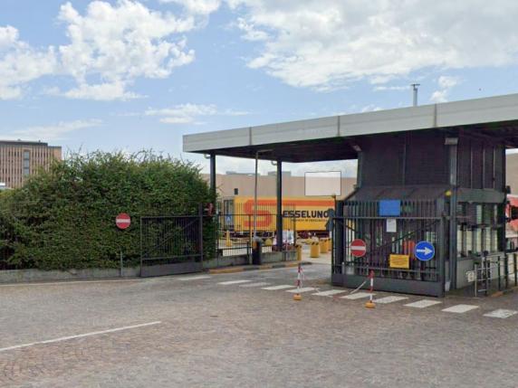 Operaio 48enne muore schiacciato sotto il suo camion nella sede ...