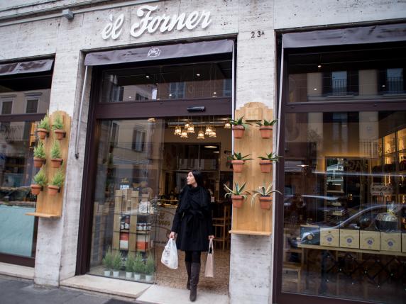 Andrea e Paolo Piantoni con la forneria «El Forner» sul tetto d'Italia ...